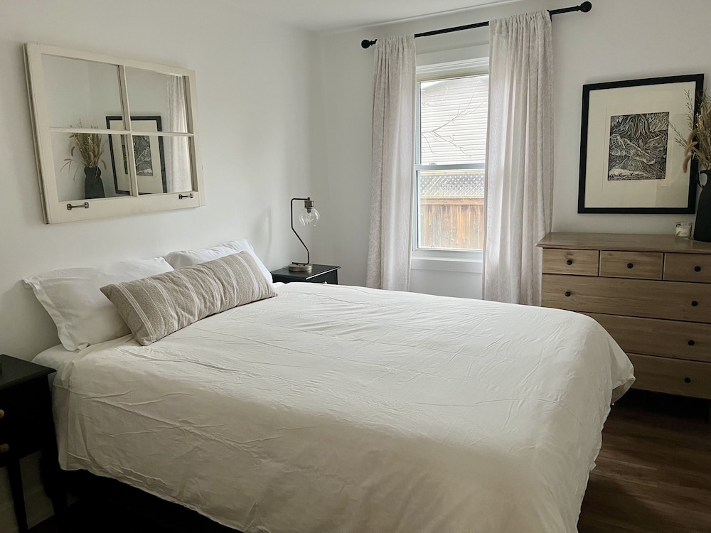 New And Cozy Cottage Steps To Georgian Bay. Pet & Family Friendly! - Thornbury