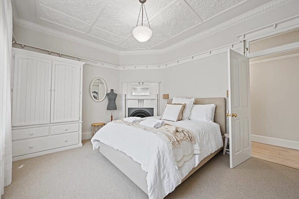 Hamptons House | Scandi Heritage Charm - Bathurst