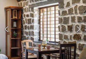 Quarto Triplo Familiar | Com decoração personalizada, com mobília individualizada, secretária