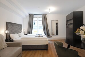 Suite-Estúdio Económica, 1 cama queen-size, não fumadores | Wi-fi grátis, roupa de cama fornecida 