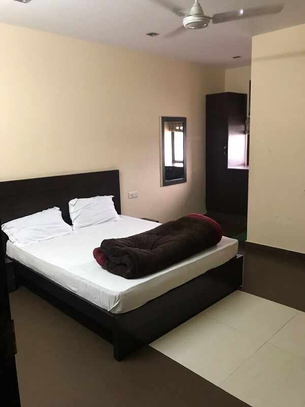 Hotel Red Sapphire - Moradabad