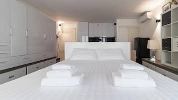 Estúdio (1 Bedroom) | 1 quarto, ferro/tábua de engomar, roupa de cama fornecida