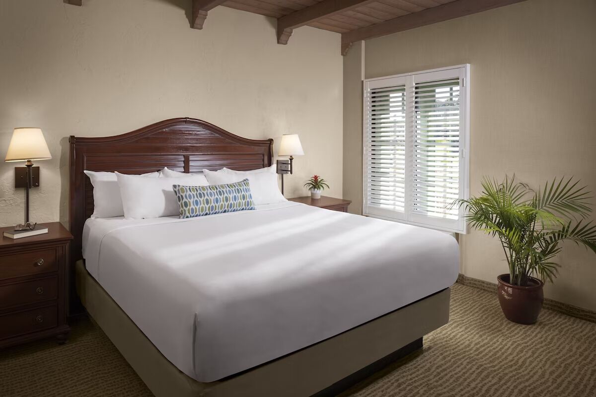 Adventure In Mission Bay! 3 Beautiful Units! Pool! Minutes To Garden Of The Sea! - San Diego, CA