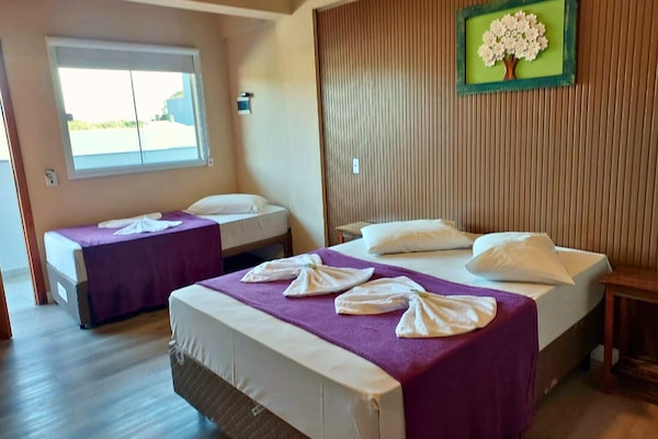 Quarto Triplo Superior | Roupa hipoalergénica, Wi-fi grátis