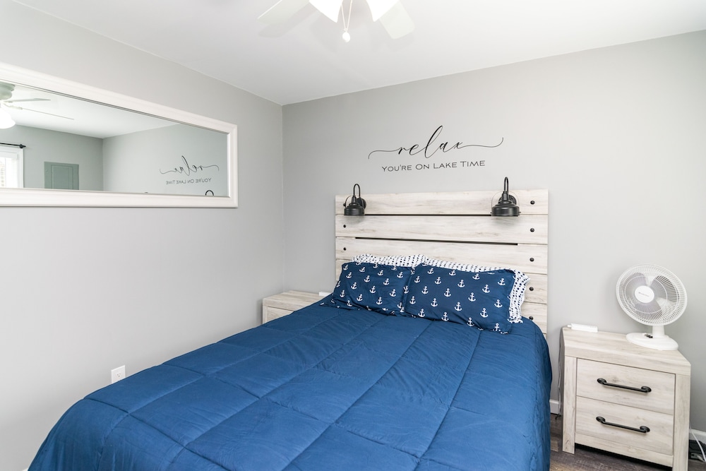 Cozy Lake Cumberland Retreat With Hot Tub, Just Above Jamestown Marina! - Kentucky