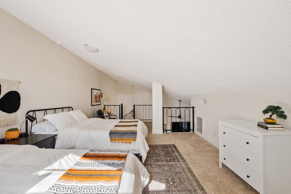 Superstition Mountain Views, Pool/Hot Tub, 2bd + Loft - Apache Junction ...