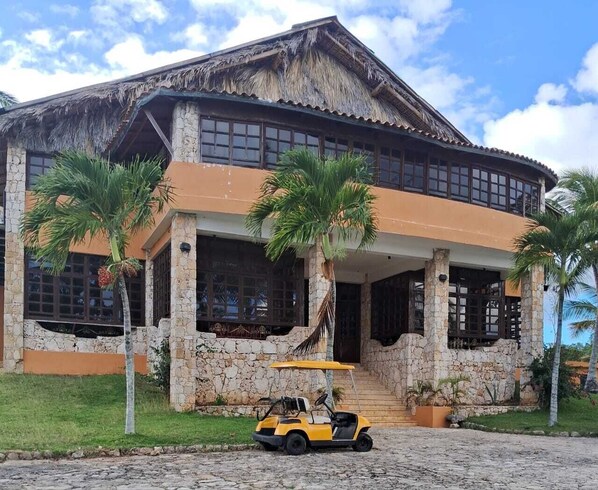 Fachada da propriedade