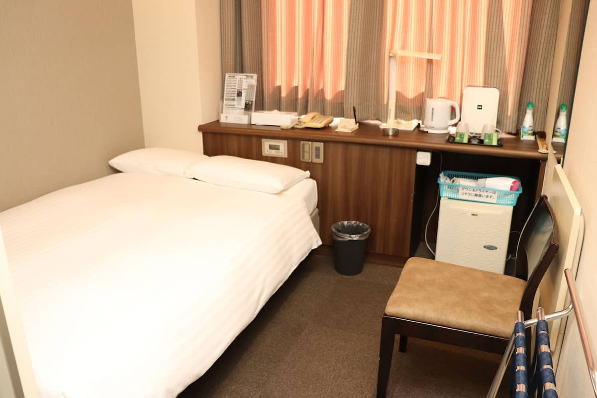 Wi-fi grátis, roupa de cama fornecida