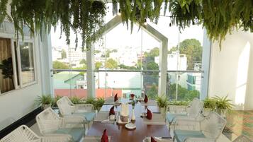 Pequeno-almoço tipo buffet diário incluído