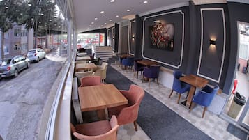 Área de estar no saguão