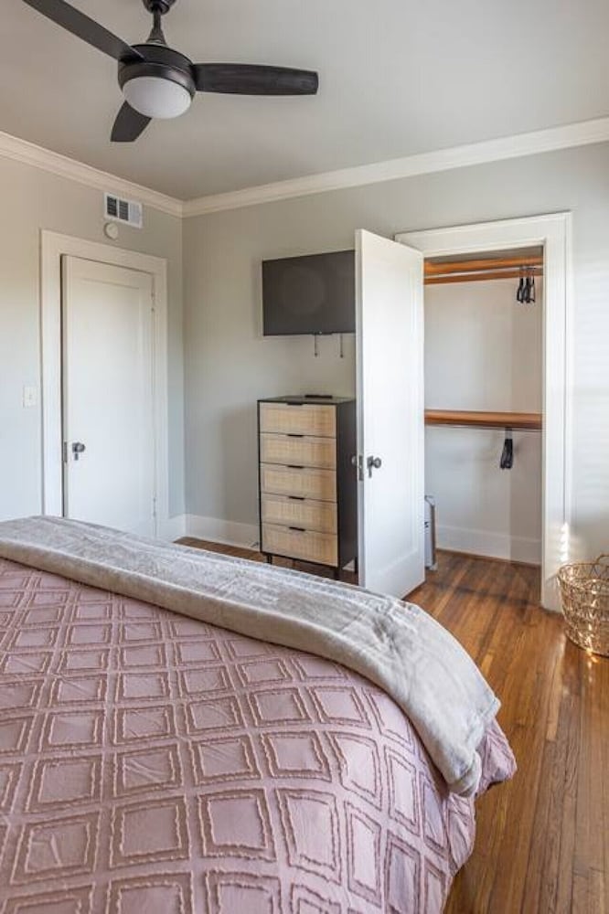 The Yorkshire Flat - Tranquil Comfort - Splash Pad, Tulsa