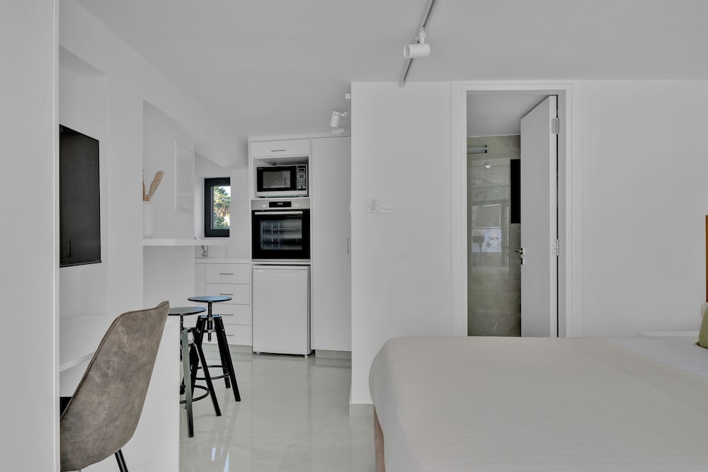 Phaedrus Living: Alkminis Seaview Suites Litore - Kato Paphos