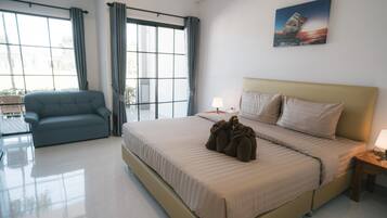 Deluxe King Room | 1 quarto, quartos insonorizados, Wi-fi grátis, roupa de cama fornecida
