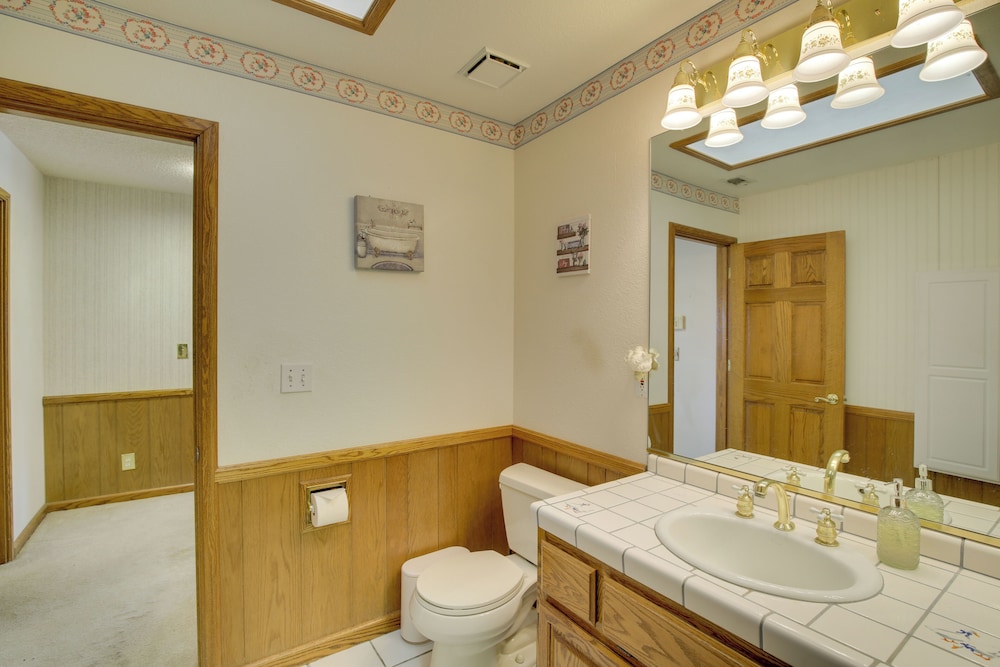 Spacious California Oasis: Patio, Fireplace & Pool - Apple Valley, CA