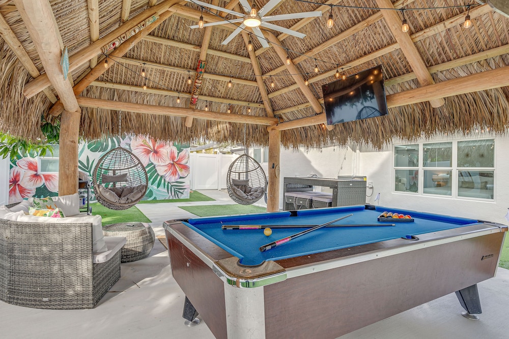 Heated Pool + Backyard: North Palm Beach Retreat! - Jupiter, FL