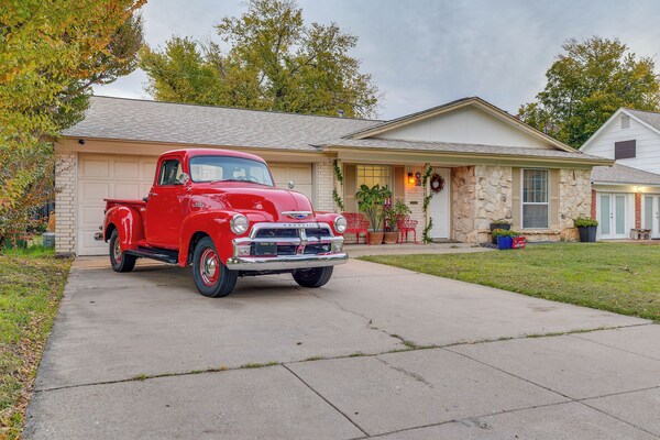 Walk To Dallas/at&t Stadium: Family Home W/ Patio! - Arlington, TX