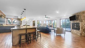 Casa, 5 quartos | Restaurantes