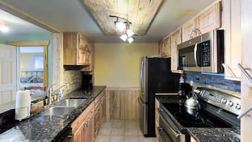 Apartamento em Condomínio Fechado, 1 quarto | Cozinha privada
