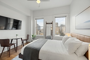 Studio Apartment | Com decoração personalizada, com mobília individualizada 