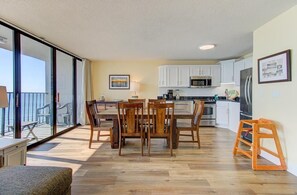 Apartamento em Condomínio Fechado, 2 quartos | Restaurantes