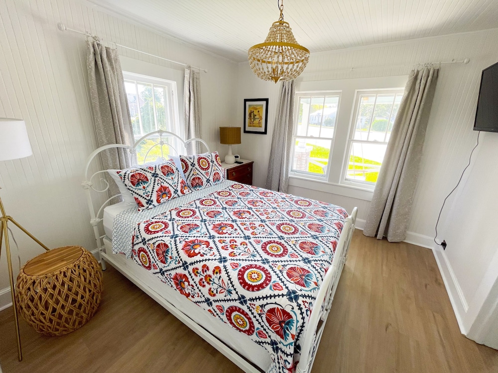 Swanky Swan - 3br/2ba, Swansboro Close To Downtown - Short Drive To Camp Lejeune - Emerald Isle, NC