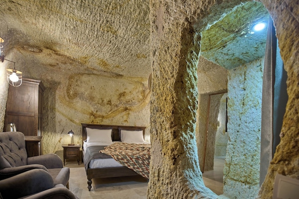 Suite Lua de Mel, banheira de hidromassagem | 1 quarto, roupa de alta qualidade, camas de colchão viscoelástico