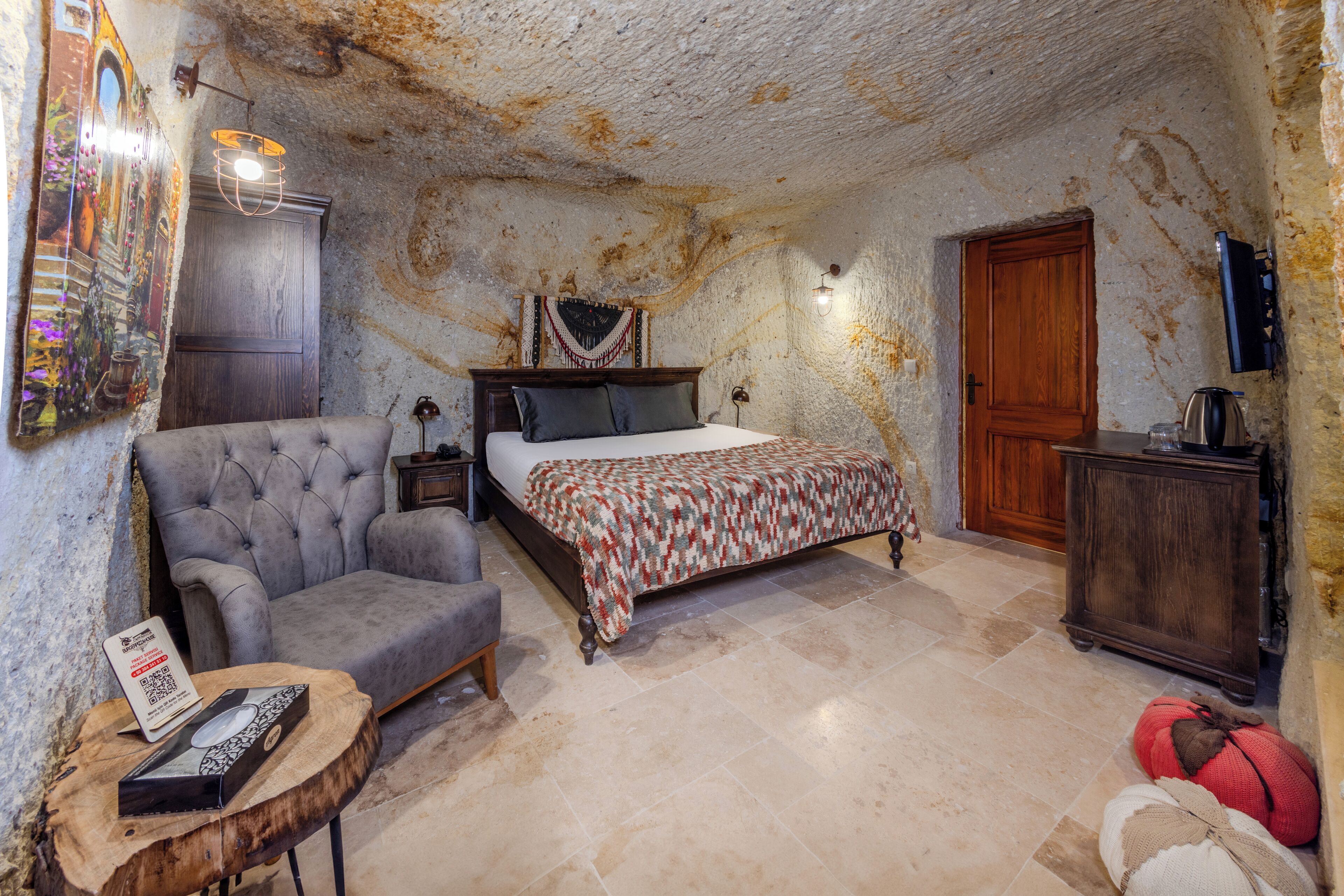 Suite Lua de Mel, banheira de hidromassagem | Roupa de alta qualidade, camas de colchão viscoelástico, minibar 