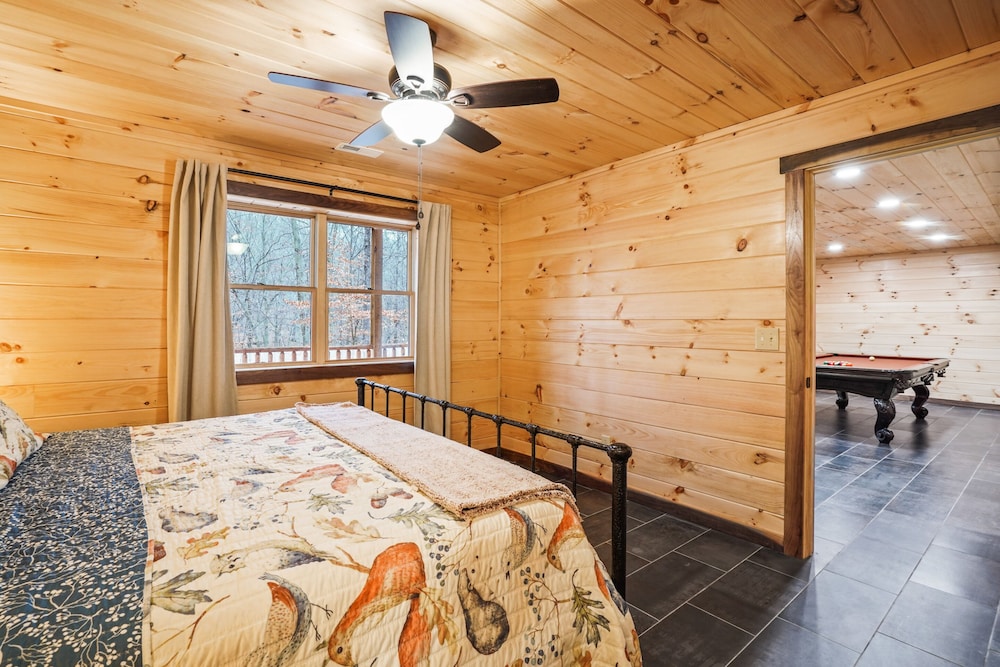 Red Fox Cabin | Hocking Hills - Hocking County | Vrbo