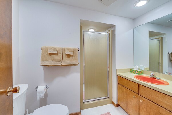 Eclectic Hubertus Home W/ Game Room & Fire Pit! - Cedar Lake, WI