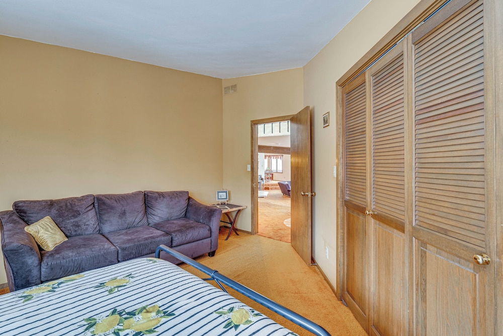 Eclectic Hubertus Home W/ Game Room & Fire Pit! - Oconomowoc, WI