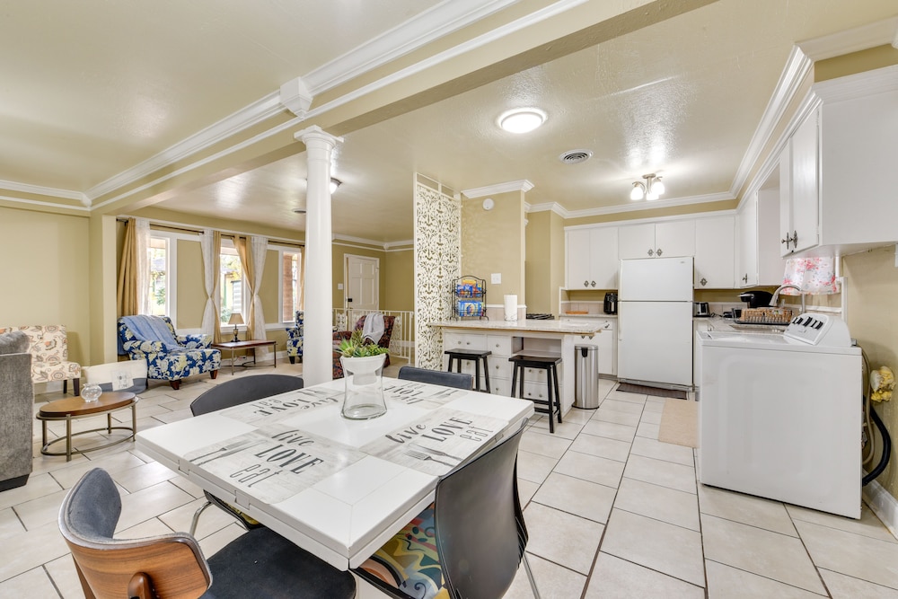 Baton Rouge Vacation Rental W/ Yard: 10 Mi To Lsu! - Baton Rouge, LA
