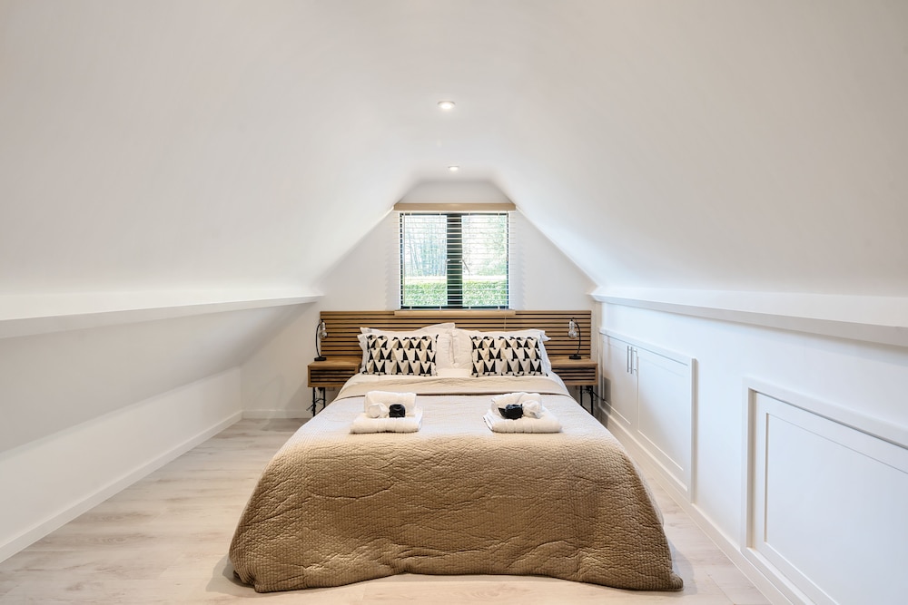 Cosy Barn With Private Sauna, King Size & Ev Charger - Guildford