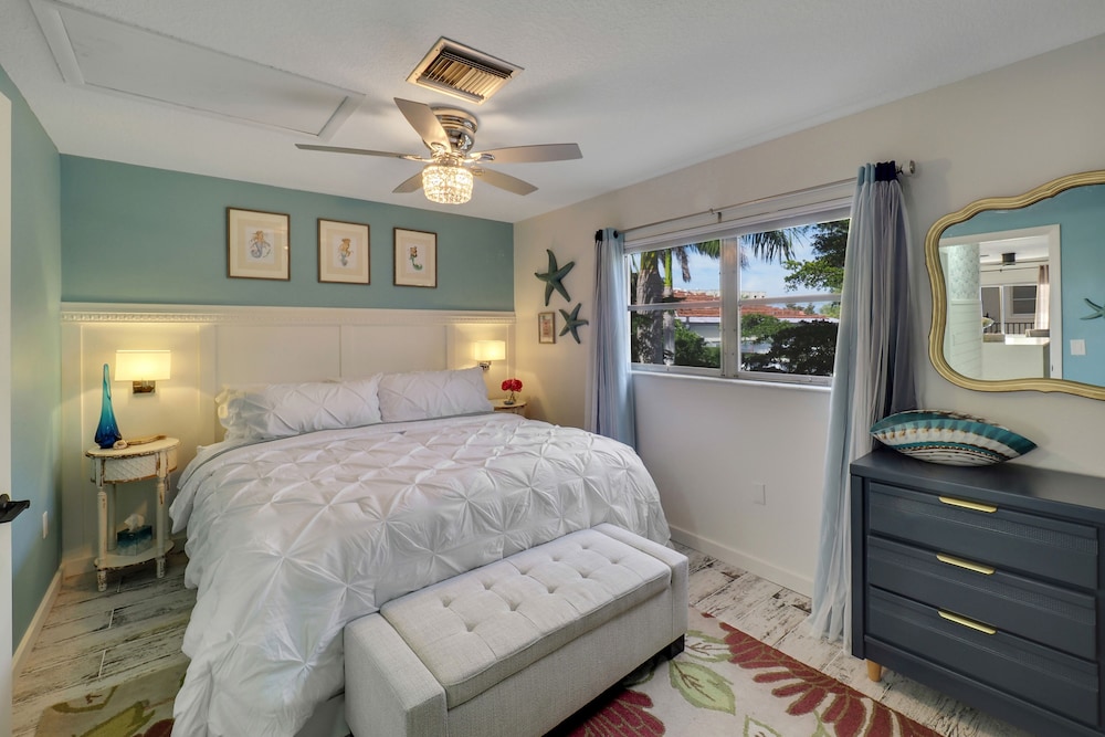 On The Island Of Venice, Relax In Paradise & Enjoy The Gulf Coast Fun! Book Now! - Venice Beach, FL