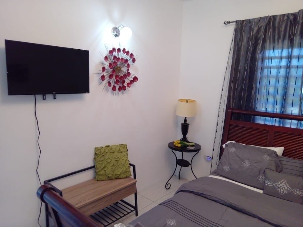 Marble Hill-lovely Apartment Close To Everything! - Saint John's