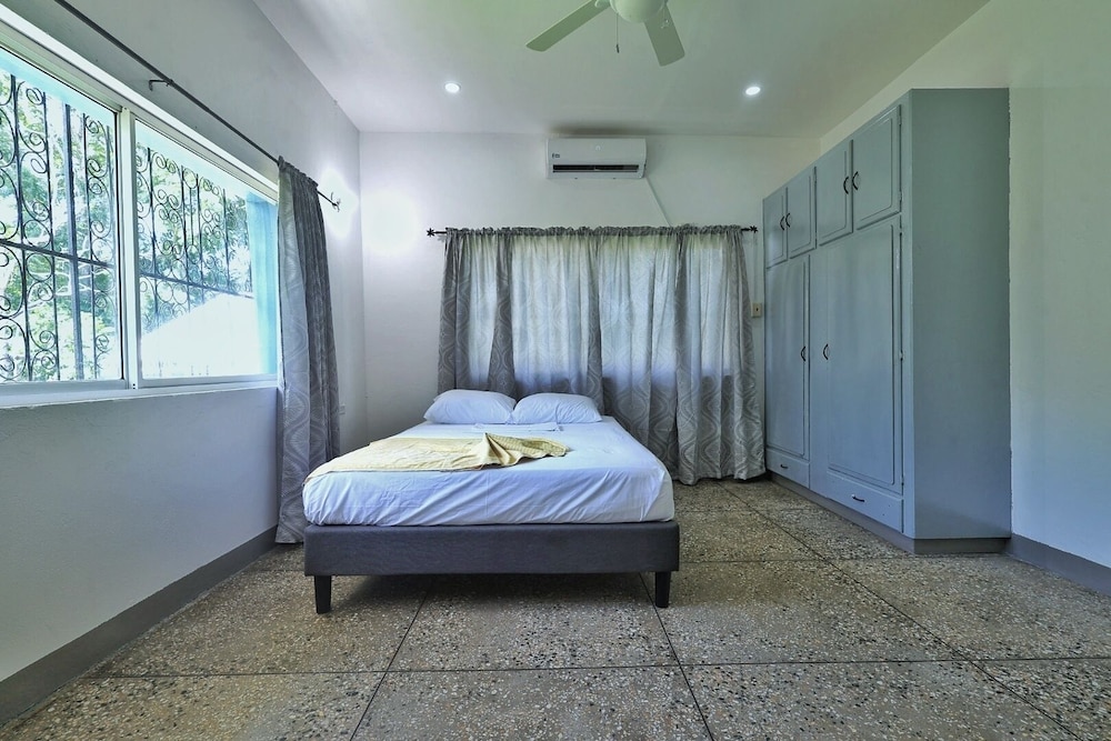 Cozy 1-bed Apt In Whim Estate-near Scarborough - Tobago