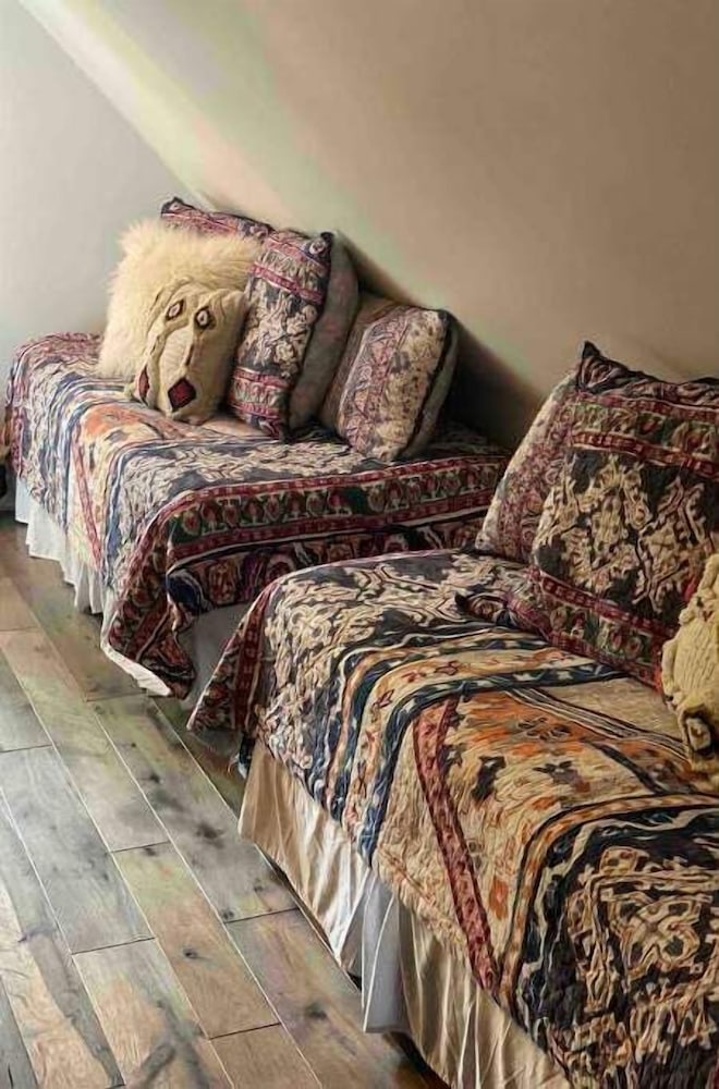 New! Secluded Cabin w/ Hot Tub, close to Solitude & Brighton Ski ...