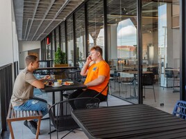 Café da manhã com buffet todos os dias (BRL 58 por pessoa) 