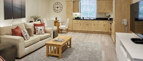 Apartamento (1 Bedroom) | Sala de estar | Smart TV de 42 polegadas com canais por cabo, Netflix