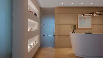 Sala(s) para tratamentos a casais, sauna, banheira de hidromassagem