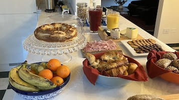 Pequeno-almoço tipo buffet diário incluído