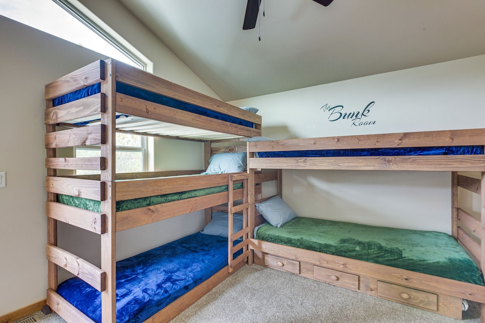 Angel Fire Cabin W/ Deck: 3 Mi To Ski Lifts! - Angel Fire