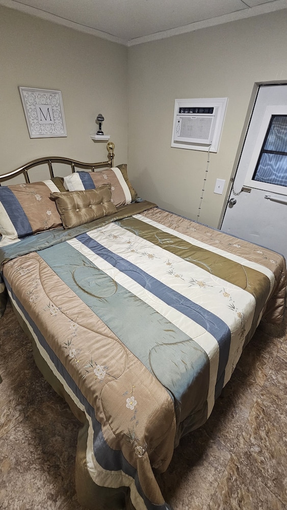 Lake Front Cozy Quiet Cottage With Dock! - Inverness, FL