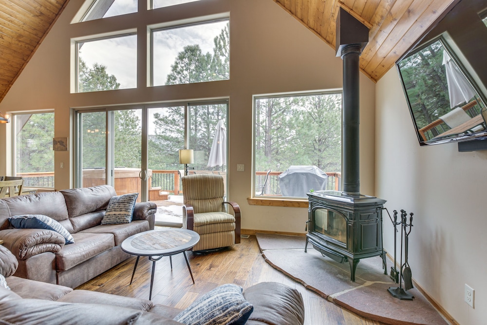 Angel Fire Cabin W/ Deck: 3 Mi To Ski Lifts! - Angel Fire, NM