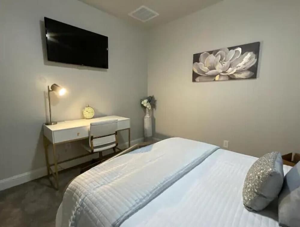 West Texas Chic. New Construction. Ev Charger. Pets Allowed. Ten Mins From Ttu. - ラボック, TX