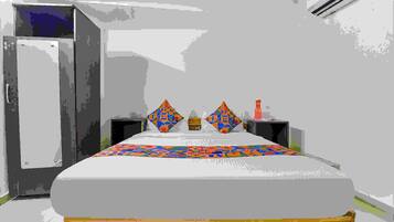 Quarto Deluxe | Lençóis de algodão egípcio, roupa de alta qualidade, cofre no quarto