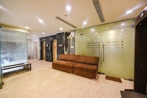 Área de estar no saguão