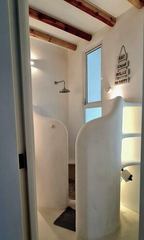 Quarto casal luxo | Banheiro | Secador de cabelo