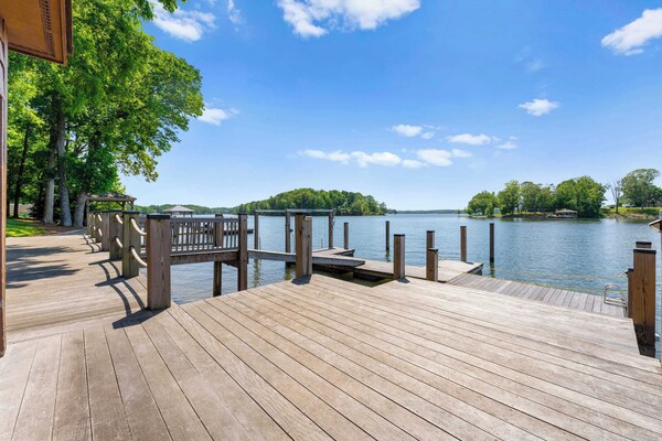 Private Dock, Hot Tub, Game Room, Firepit Sunset Shores Resort The Homestead - Lake Norman, NC
