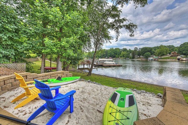 호수 앞, 프라이빗 도크 + 핫 터브 폰툰 렌탈, 버틀러 블리스 바이 아반트스테이 - 노스캐롤라이나