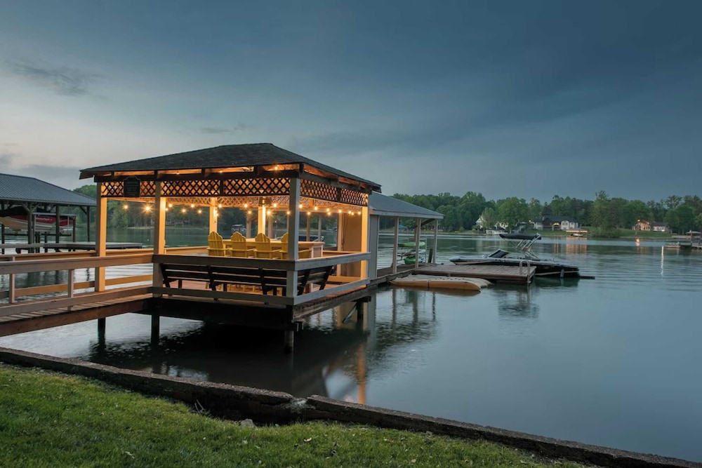 Lucky's Lake House By Avantstay Private Lake Bar - Mooresville, NC